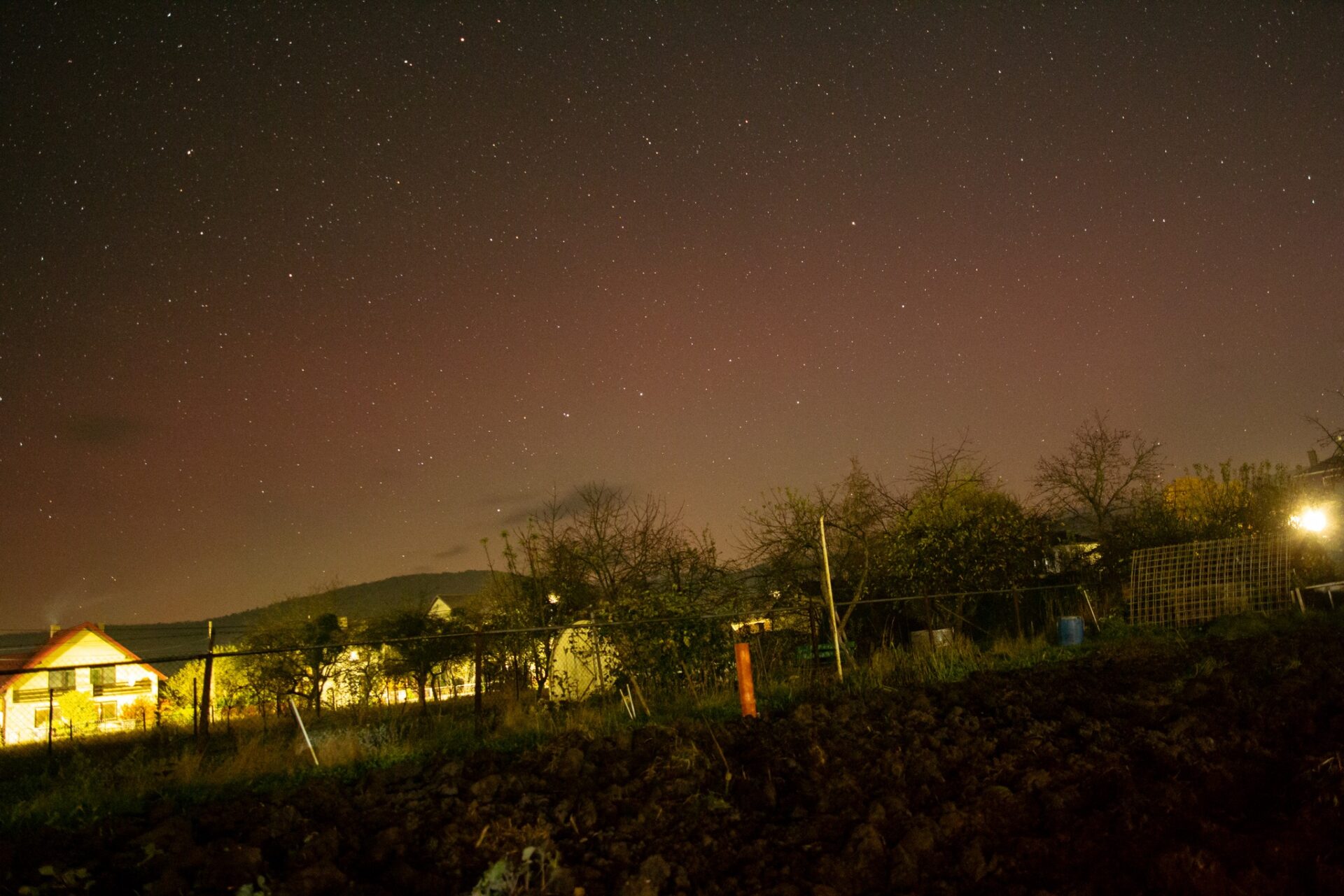 Nečakané DIVADLO na nočnej oblohe: Polárna žiara sa objavila nad ...